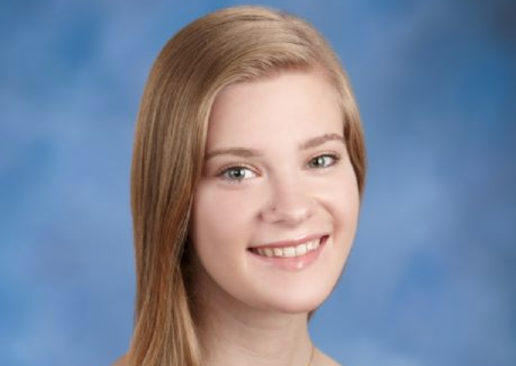 5 QUESTIONS WITH…Senior Tori Kowalski | The Advocate Online