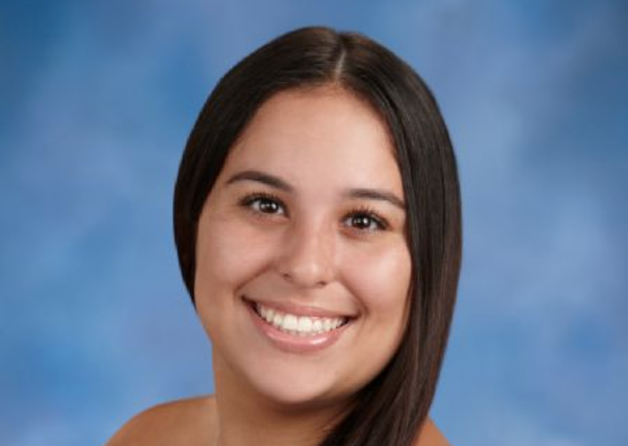 5 QUESTIONS WITH…Senior Ariana Urena | The Advocate Online