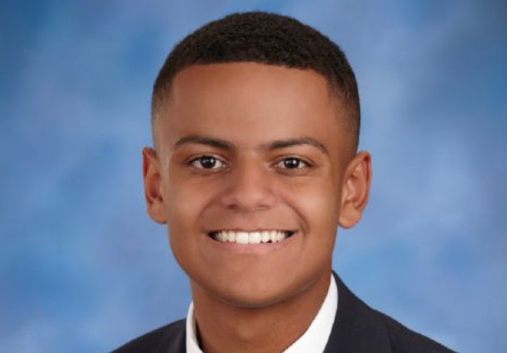 5 QUESTIONS WITH…Senior Calvin Boyd | The Advocate Online