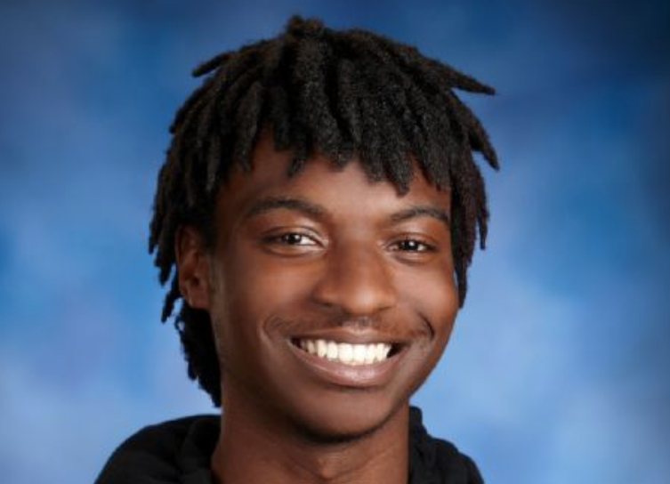 5 QUESTIONS WITH…Senior Diontae Eady | The Advocate Online