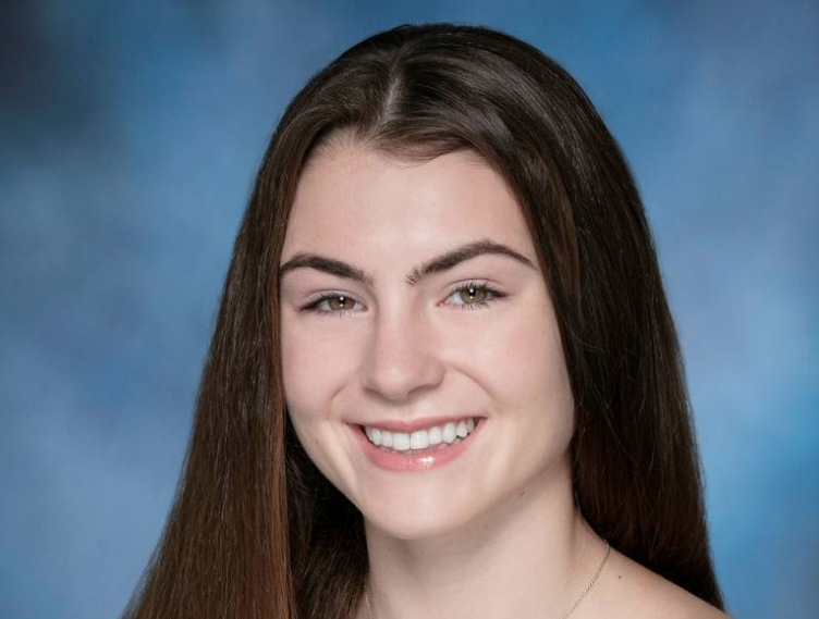 5 QUESTIONS WITH…Senior Tess Rosato | The Advocate Online