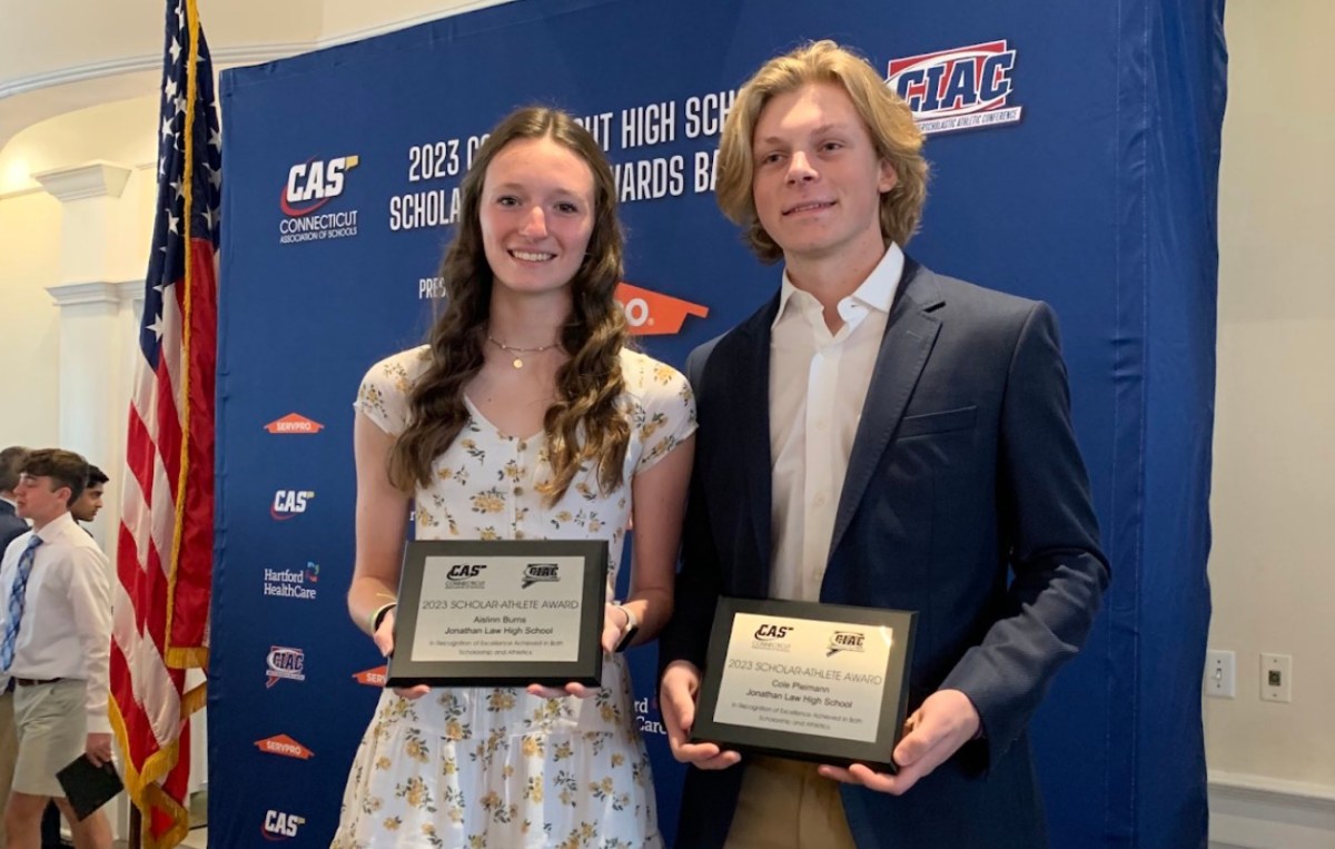 NEWS: Seniors Burns, Pleimann Win CAS-CIAC Scholar-Athlete Awards | The ...